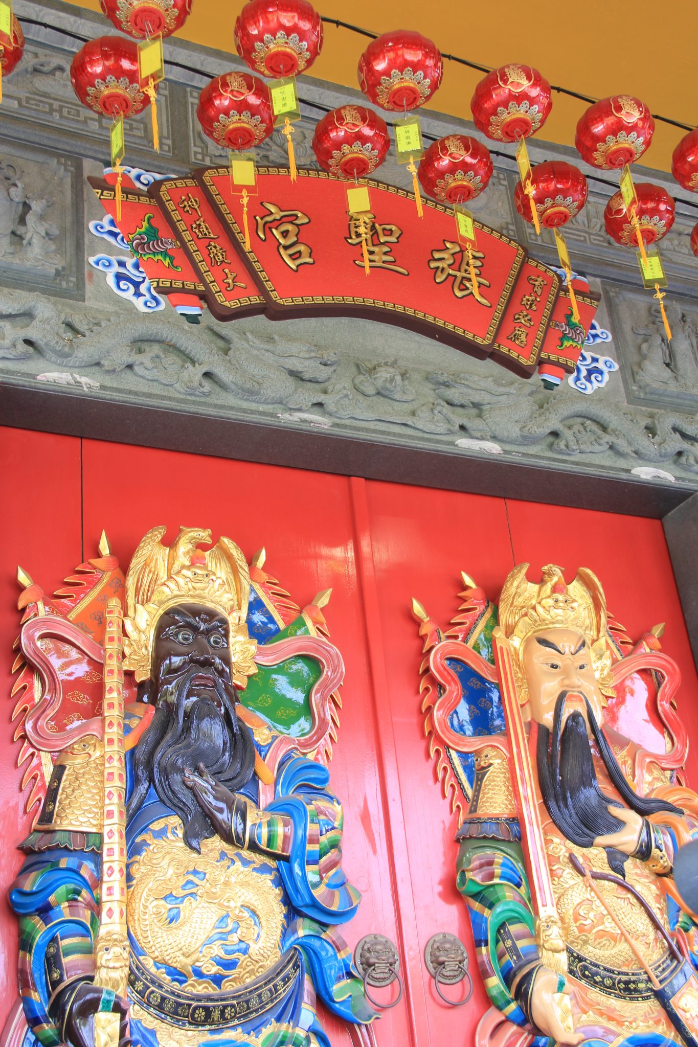 Pray & Auspicious Light – Tew Seng Keng Temple Klang